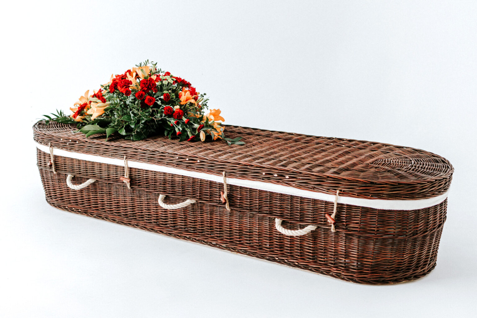 Rieten doodskist kopen? Bekijk de mooiste rieten grafkisten